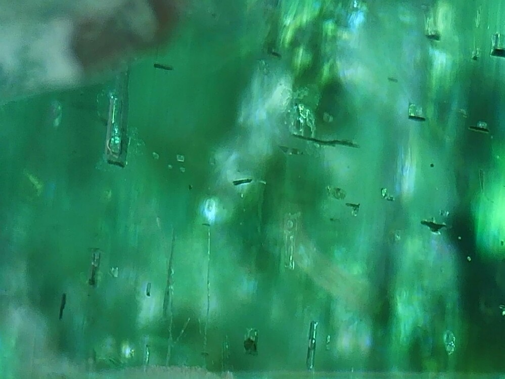 Emerald spot inclusions - Gem Related Discussion - IGS Forums