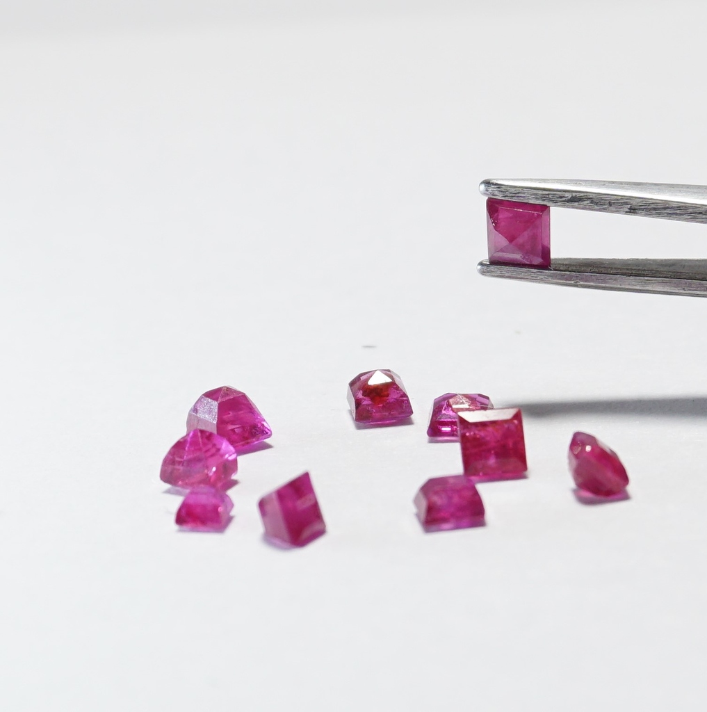 Rubies are these old cut - Gem Related Discussion - IGS Forums