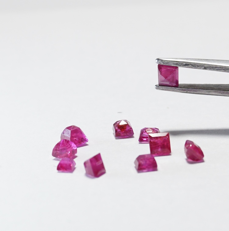 Rubies are these old cut - Gem Related Discussion - IGS Forums